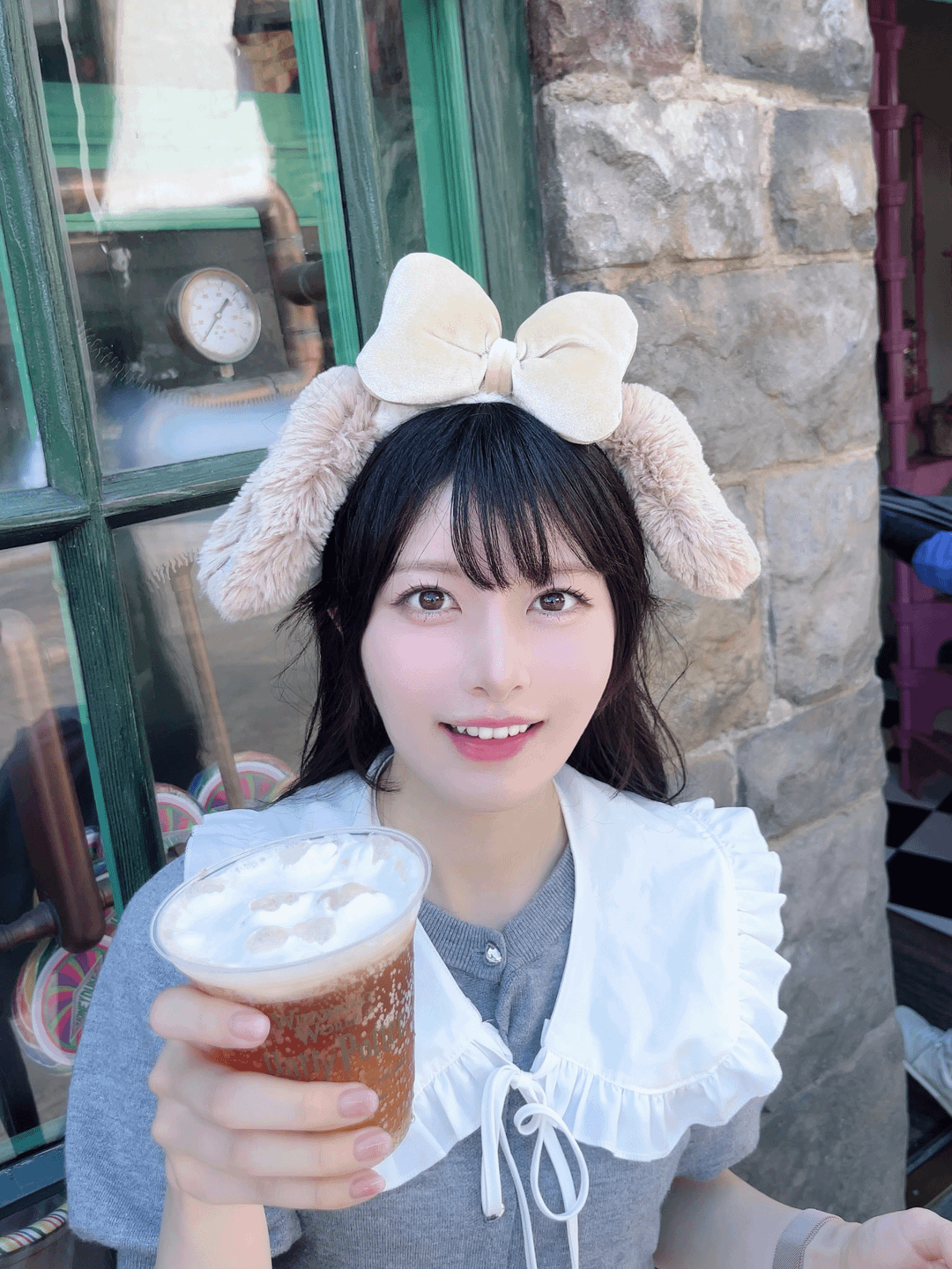 Tsukishiro Rina at USJ - Moe Zine