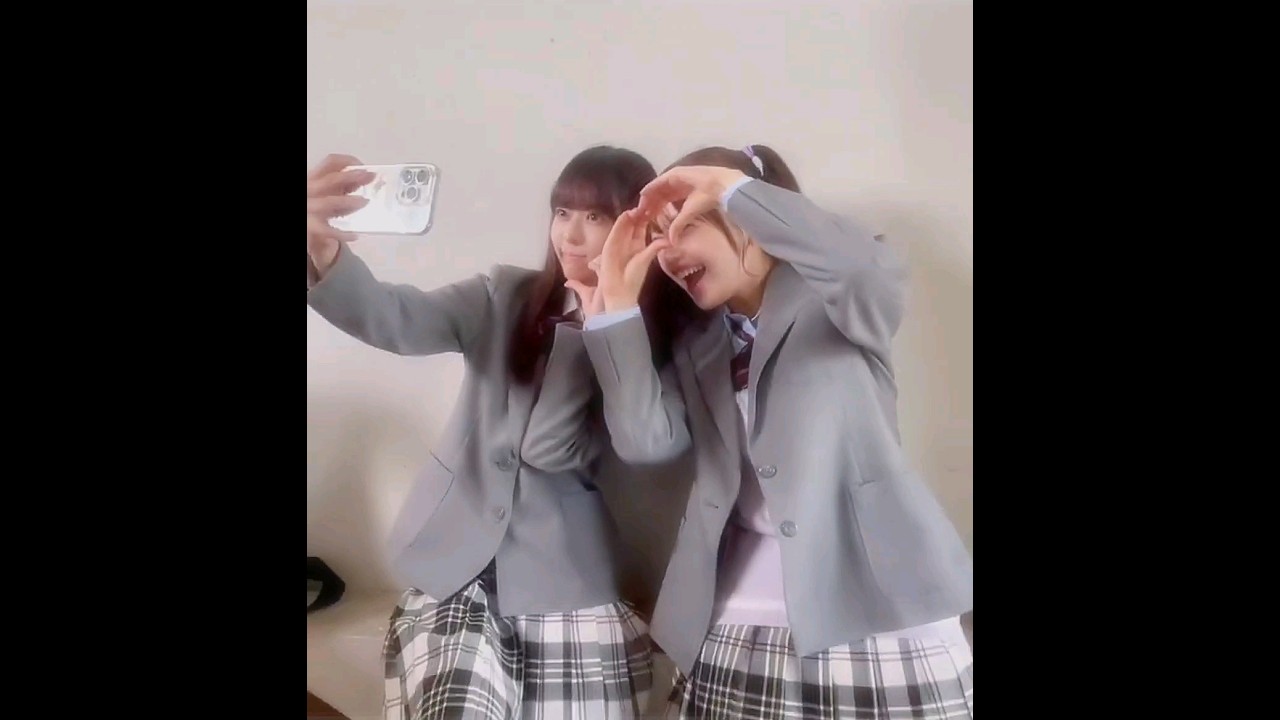 JK感アリアリの､岩本蓮加💕と森日菜美💕｡…＃岩本蓮加＃森日菜美＃乃木坂46＃shorts - Moe Zine