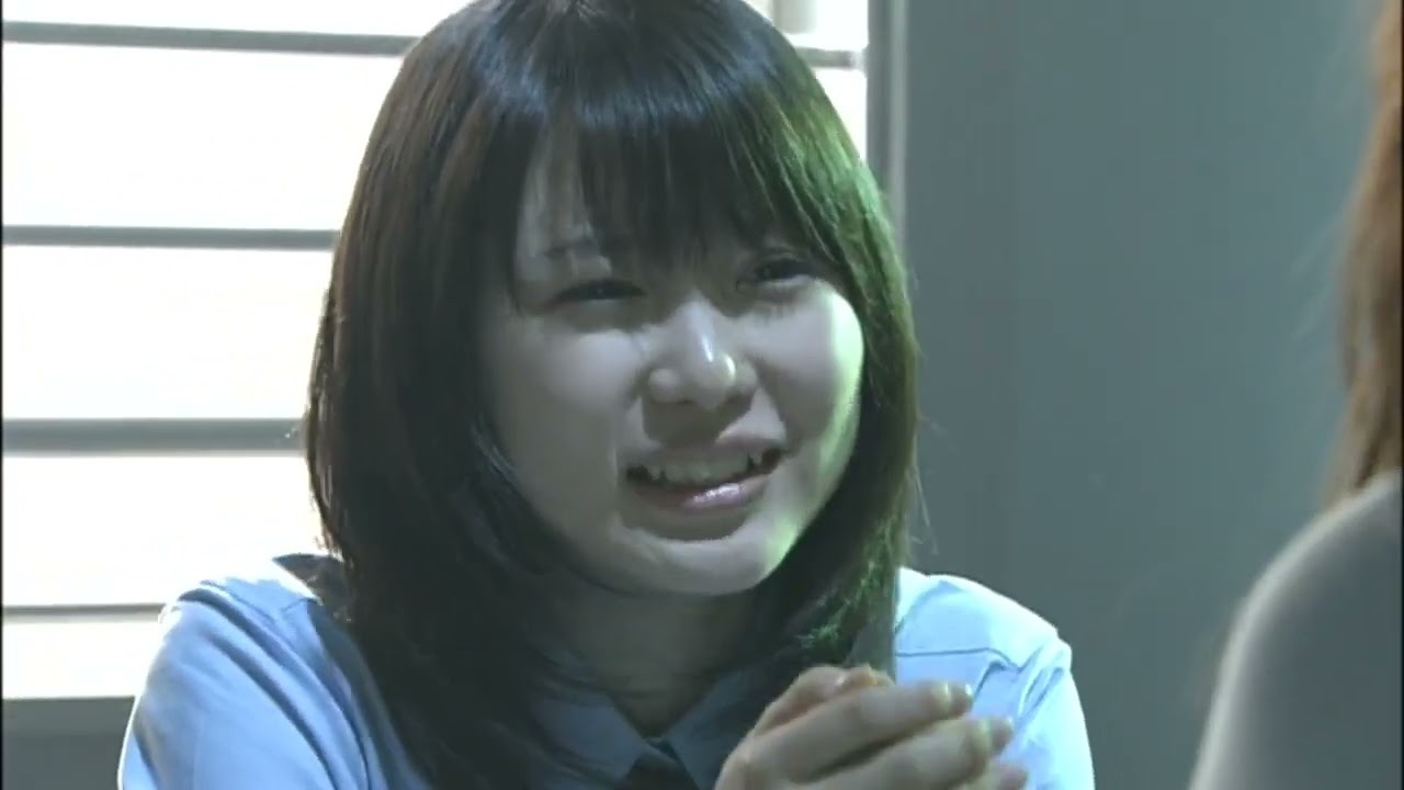 志田未来 VS 戸田恵梨香 - Moe Zine