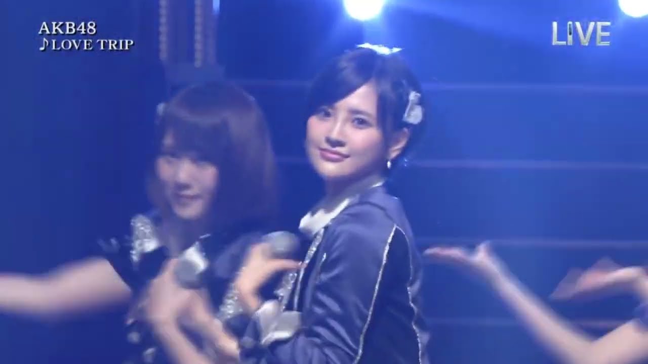 AKB48 LOVE TRIP - Moe Zine