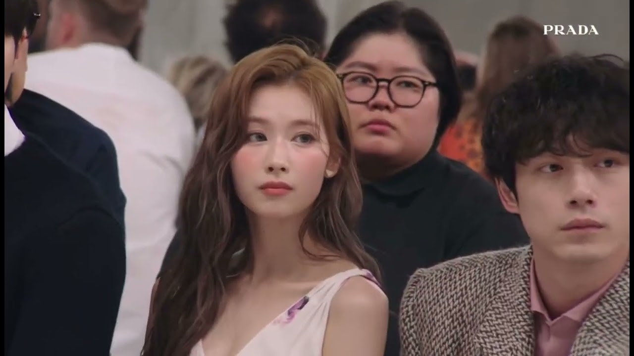 お似合い夫婦に見える！ #sana #坂口健太郎 #twice #once #prada #サナ #shorts - Moe Zine