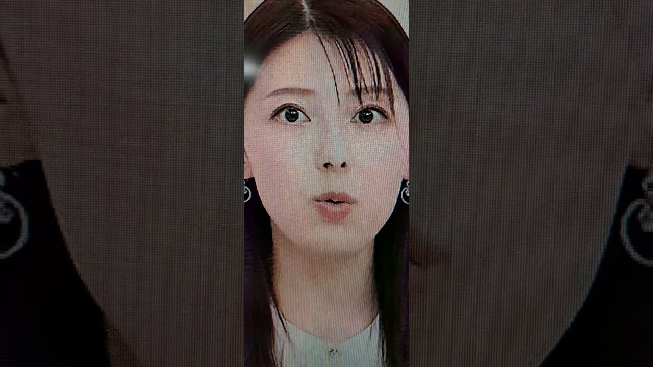 上村彩子 - Moe Zine