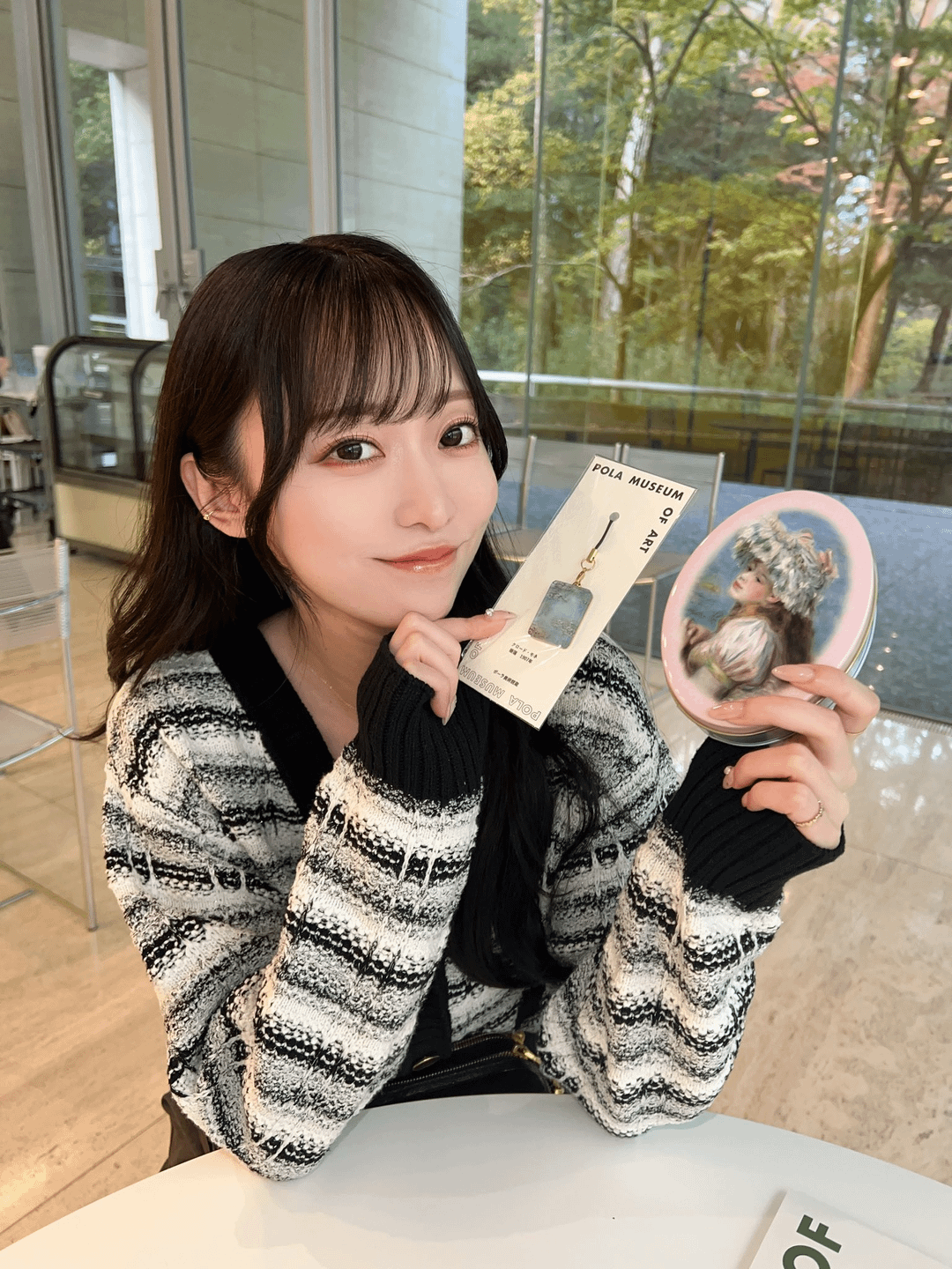 Ishitobi Erika in Hakone🍂 - Moe Zine