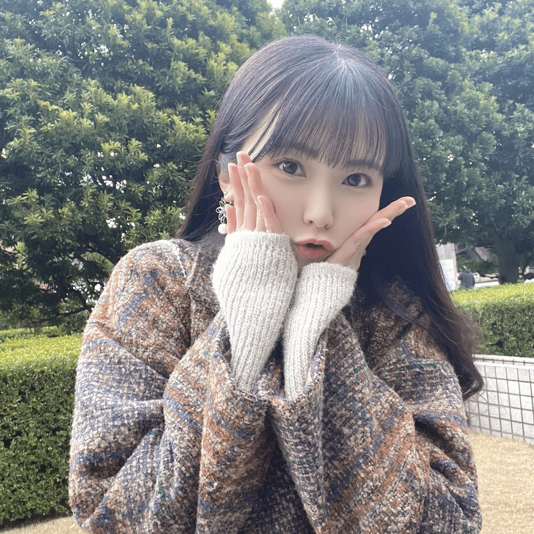 それが暖かくなることを望んでいるYuina🍂 ️💛 - Moe Zine