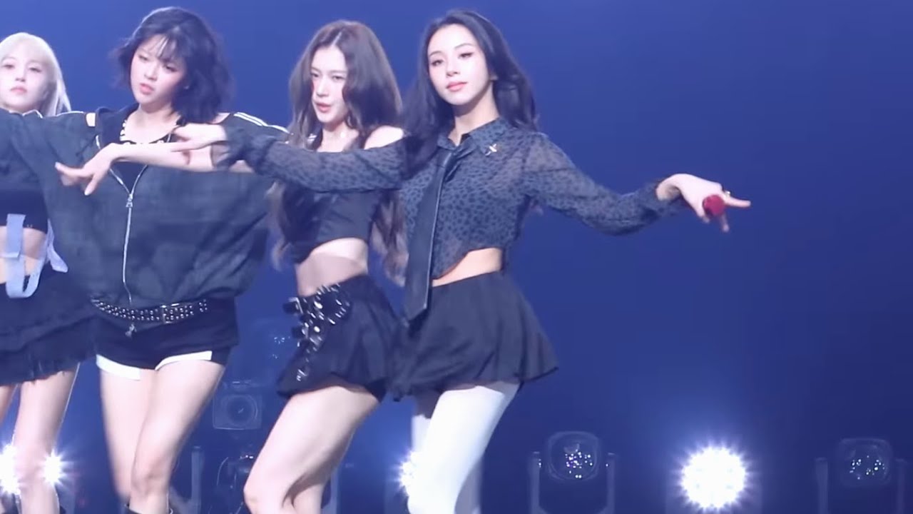 241206 TWICE STRATEGY CHAEYOUNG FOCUS (트와이스 채영 직캠) - Moe Zine