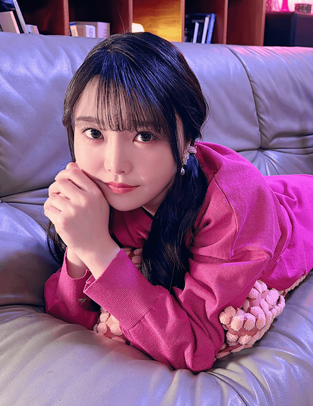 Asakura Momo: 📚 - Moe Zine