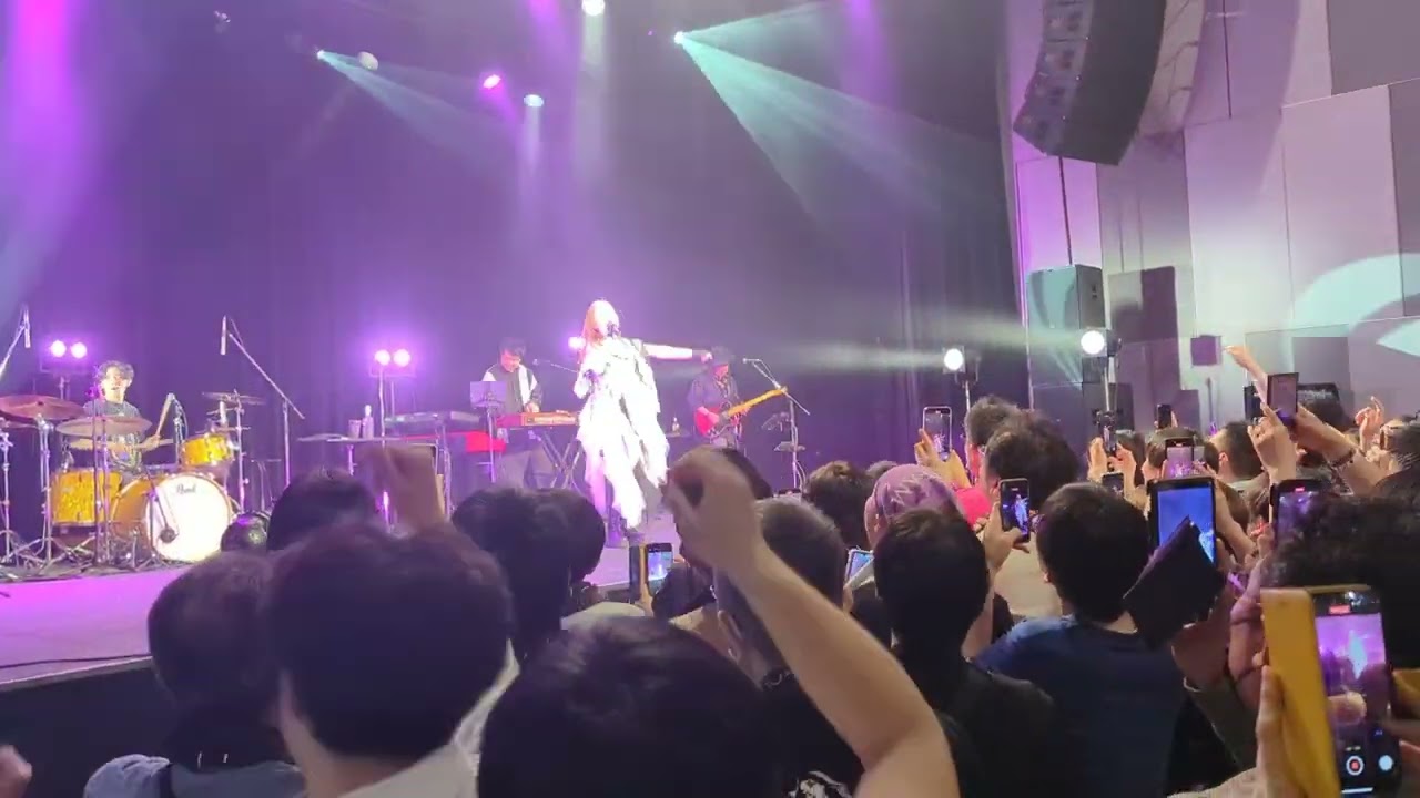 平野綾【AYA HIRANO LIVE TOUR 2025 -evolutions-】 04/27 【東京】KANDA SQUARE HALL - Moe Zine