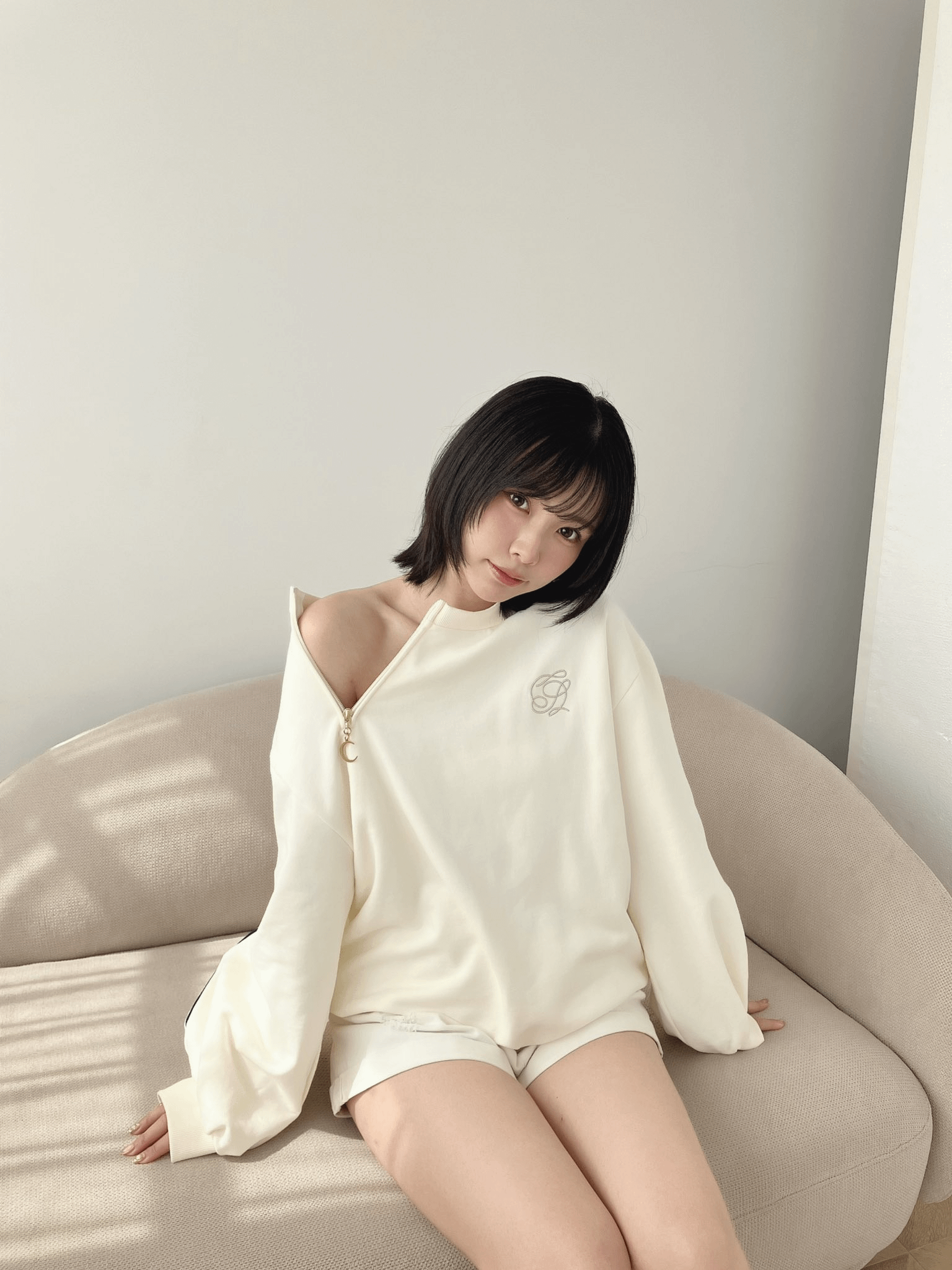 彼女のマキアのオンライン撮影からのliyuu - Moe Zine