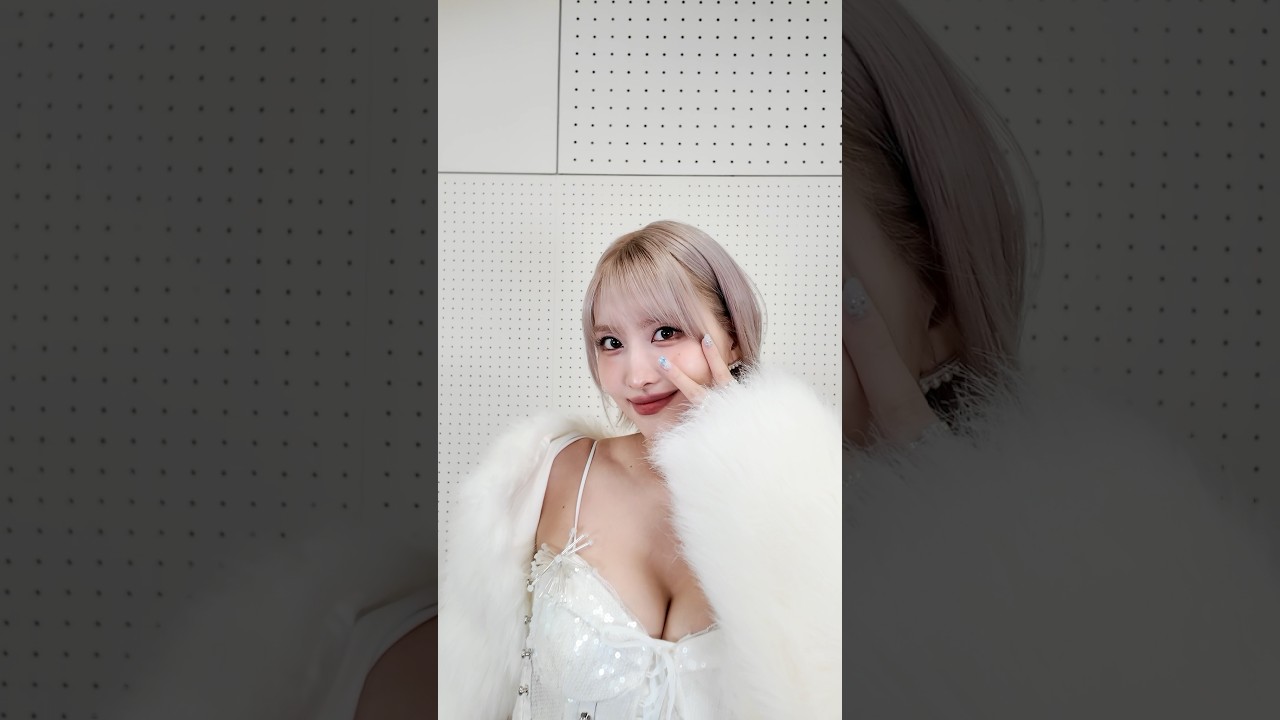 Talk that Talk -Japanese ver. #MOMO - Moe Zine