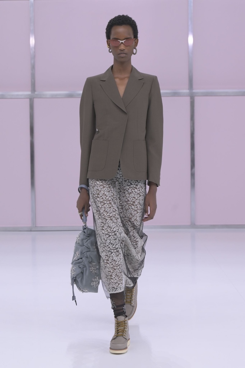 2026年春夏のトレンド最前線は白レース 甘くなりすぎない着こなし術 - WWDJAPAN - Moe Zine